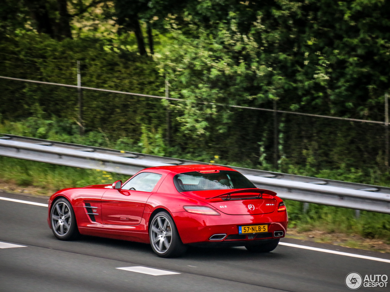 Mercedes-Benz SLS AMG - 26 May 2016 - Autogespot