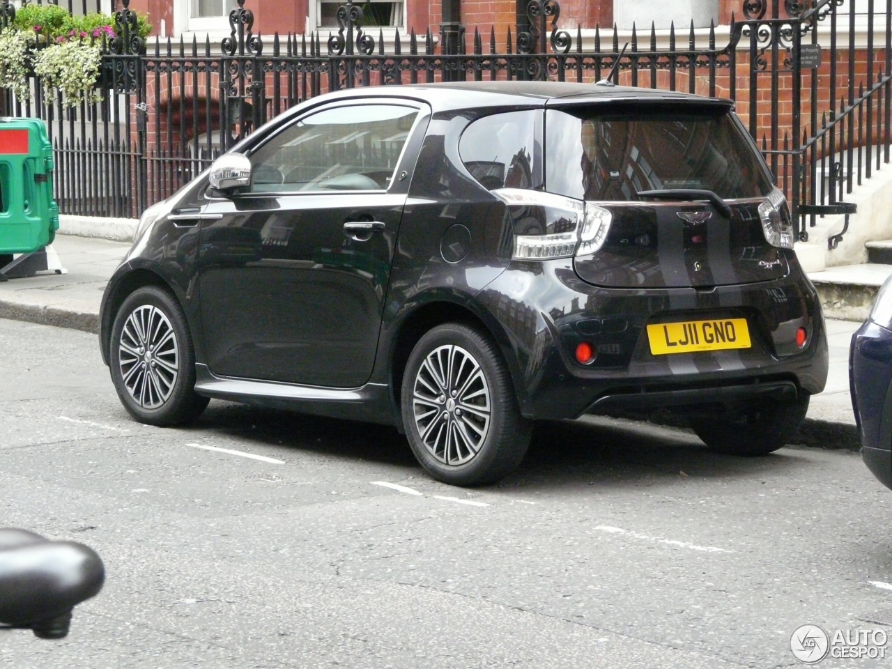 Aston Martin Cygnet Launch Edition Black - 02 June 2016 - Autogespot