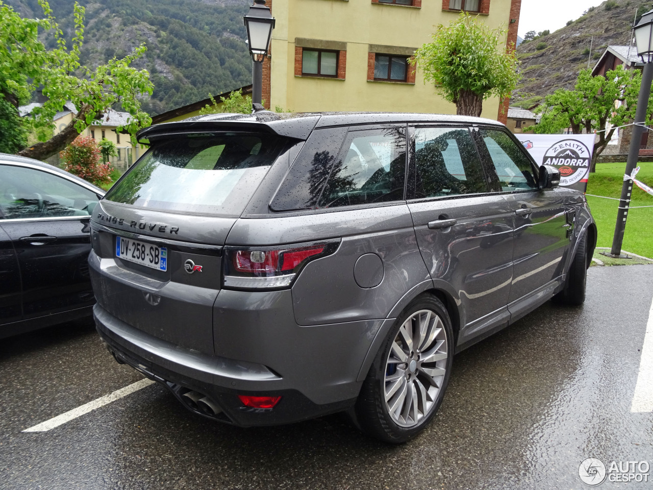 Land Rover Range Rover Sport SVR - 04 June 2016 - Autogespot