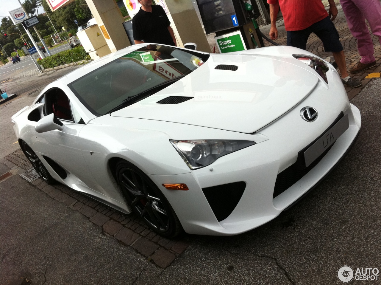Lexus LFA - 09 June 2016 - Autogespot