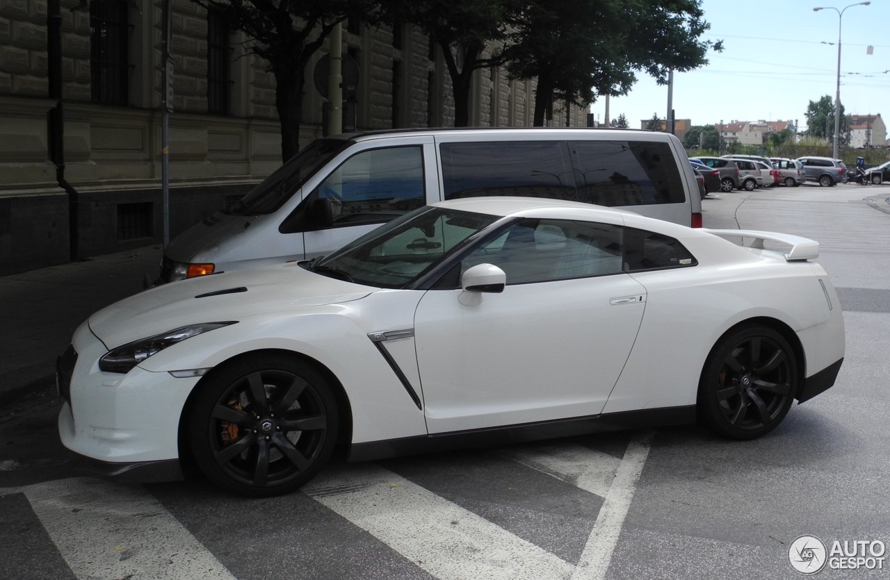 Nissan GT-R - 29 June 2016 - Autogespot