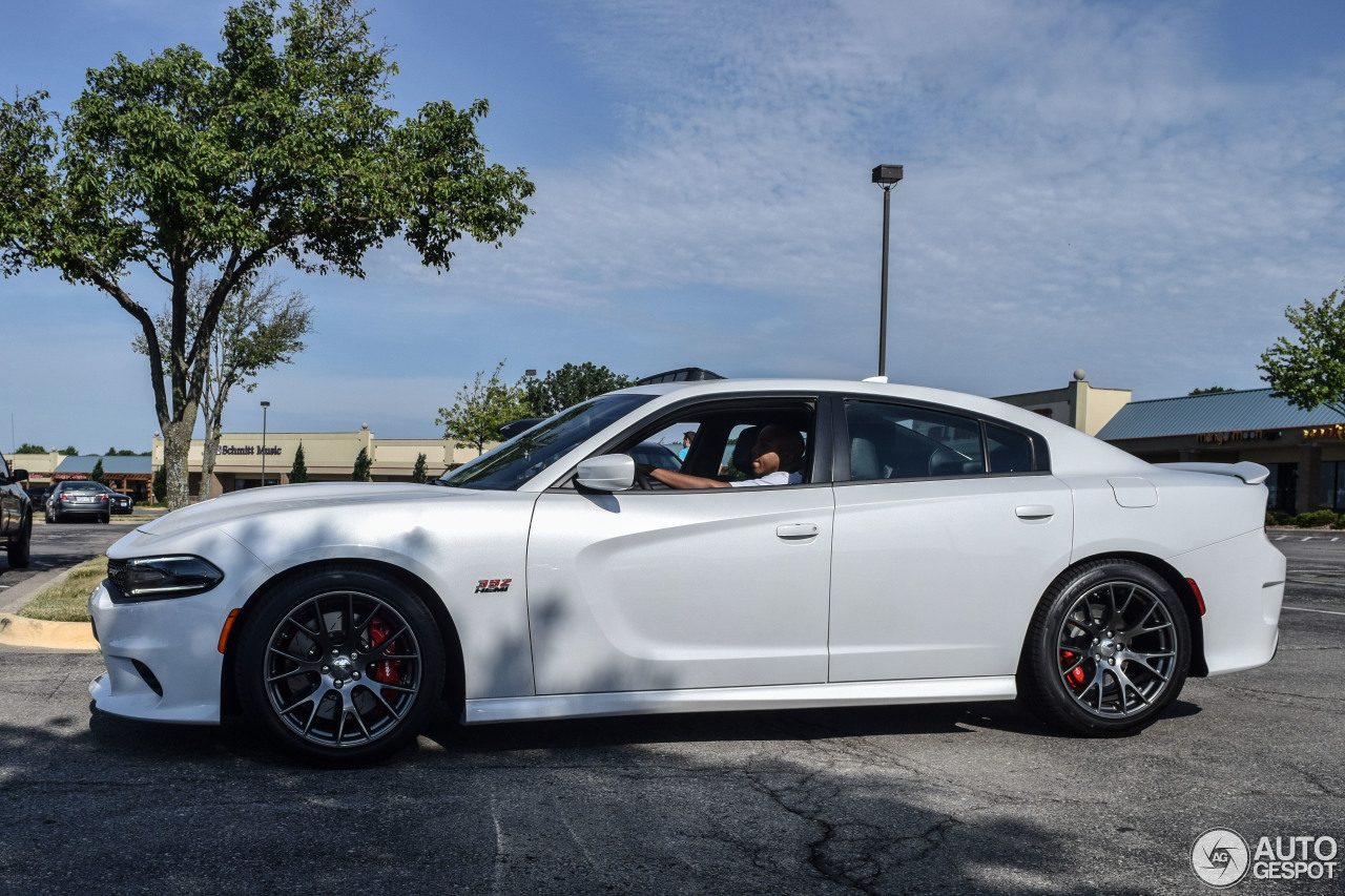 Dodge Charger SRT 392 2015 - 30 July 2016 - Autogespot