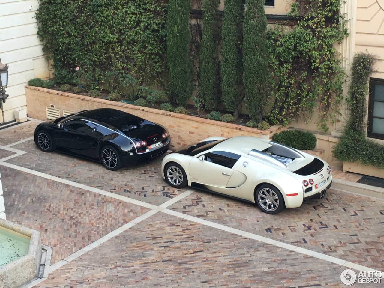 Bugatti Veyron 16.4 Perle de Sang - 17 August 2016 - Autogespot