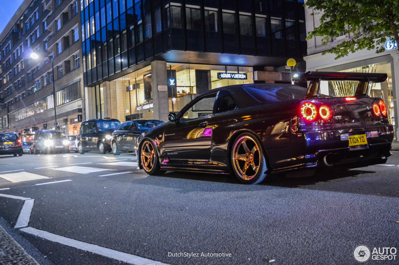 Nissan Skyline R34 GT-R V-Spec Midnight Purple Pearl II Special Color ...
