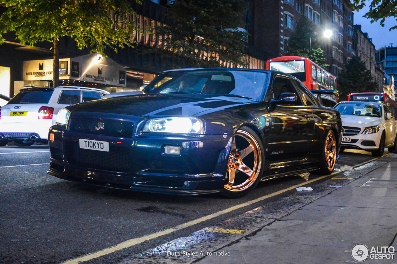 Nissan Skyline R34 GT-R V-Spec Midnight Purple Pearl II Special Color ...
