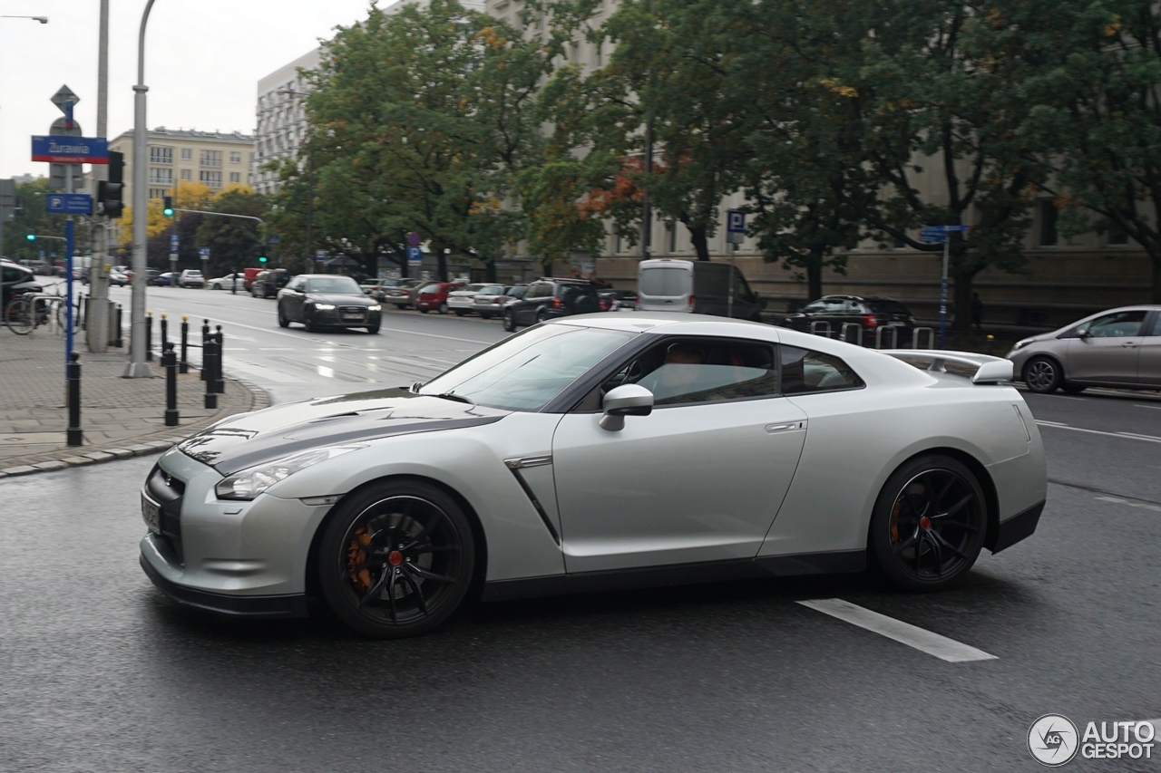 Nissan GT-R - 08 October 2016 - Autogespot