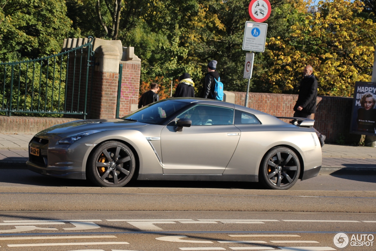 Nissan GT-R - 12 November 2016 - Autogespot