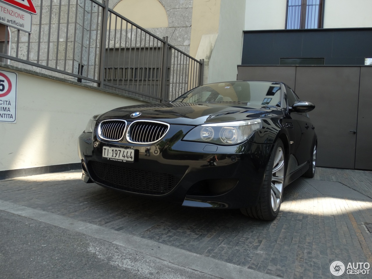 BMW M5 E60 2005 - 20 November 2016 - Autogespot