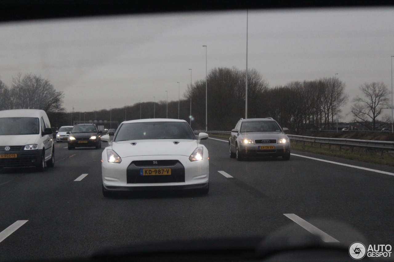 Nissan GT-R - 08 February 2017 - Autogespot