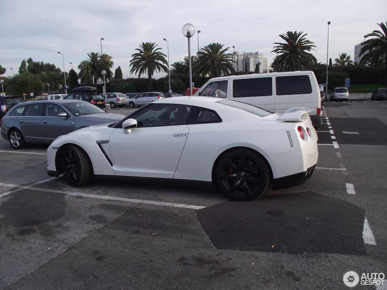 Nissan GT-R - 15 March 2017 - Autogespot