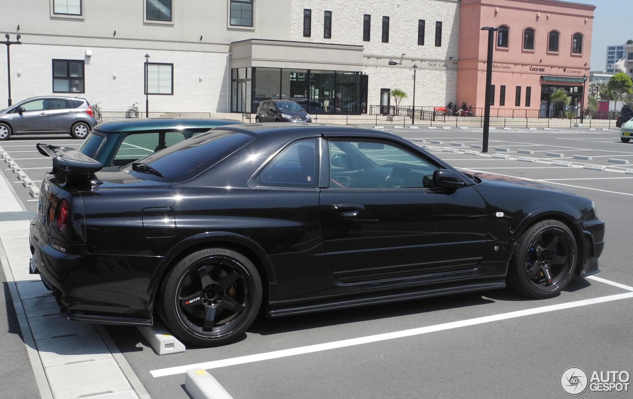 Nissan Skyline R34 GT-R V-Spec II Nür - 04 June 2017 - Autogespot