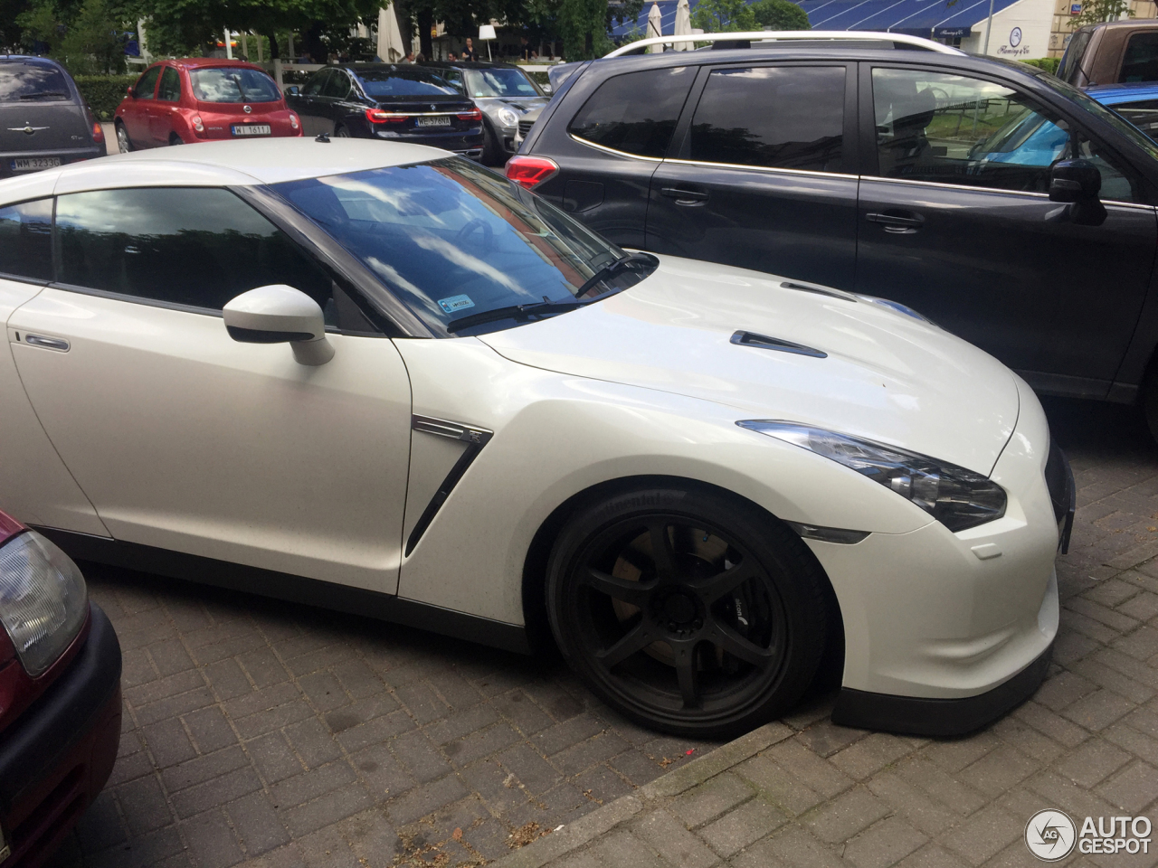 Nissan GT-R - 08 June 2017 - Autogespot