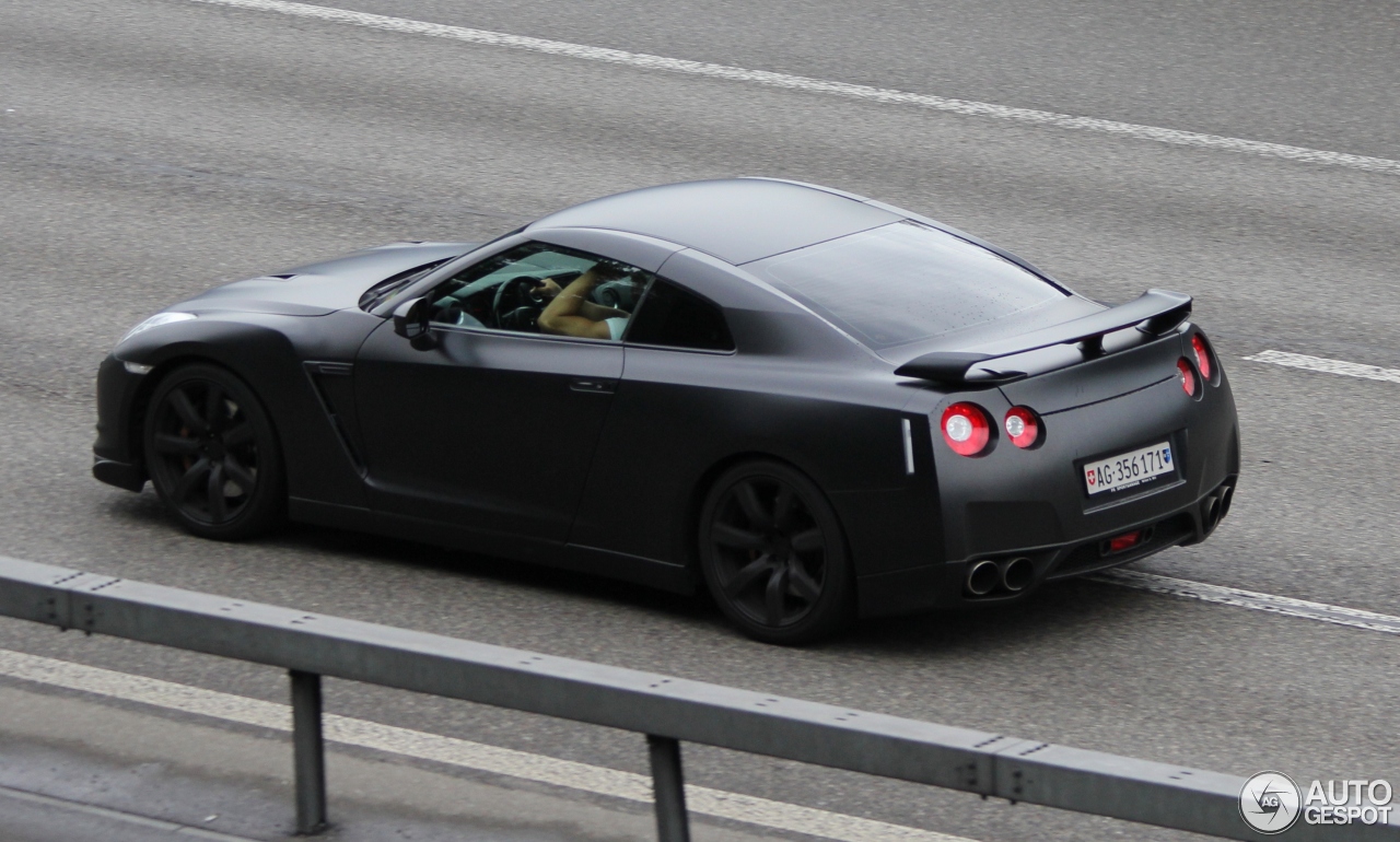 Nissan GT-R - 12 June 2017 - Autogespot
