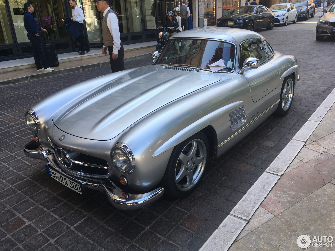Mercedes-Benz 300 SL Gullwing V8 AMG - 27 September 2017 - Autogespot