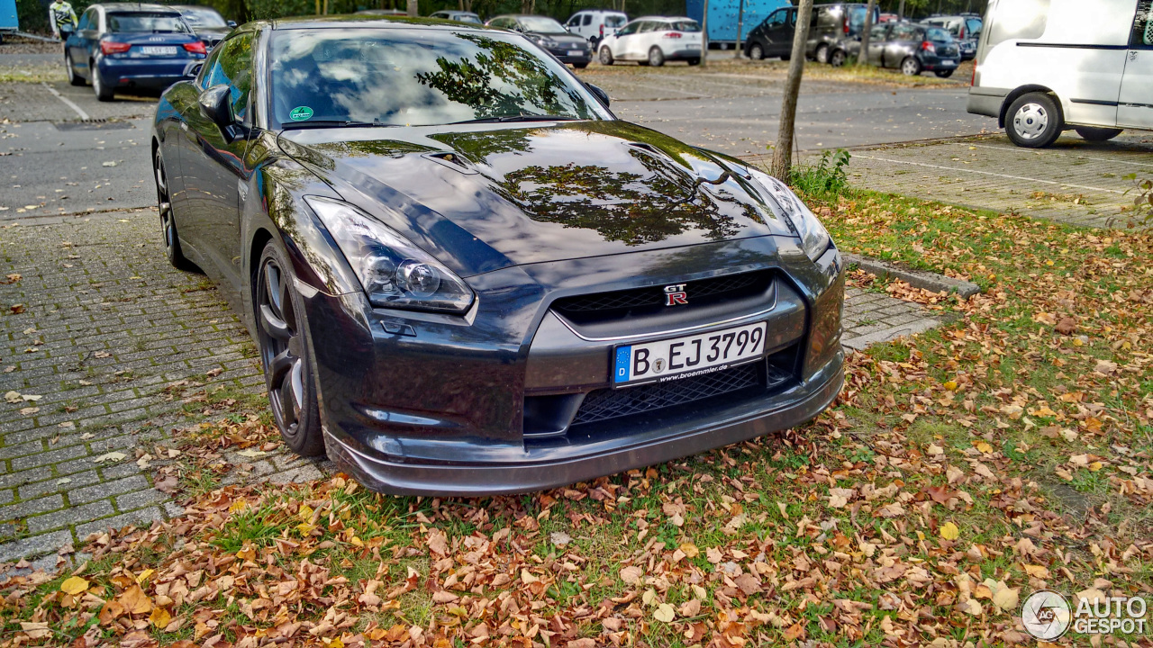 Nissan GT-R - 16 December 2017 - Autogespot