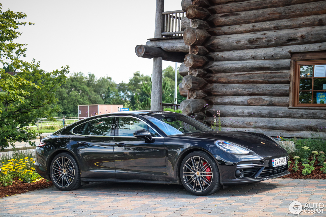 Porsche 971 Panamera Turbo MkI - 09 January 2018 - Autogespot