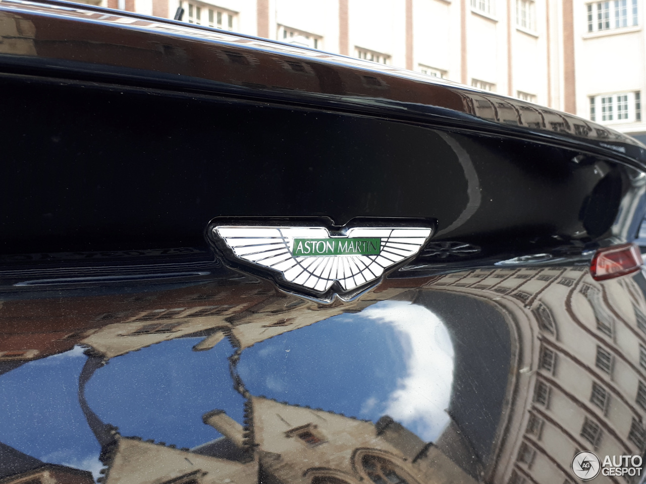 Aston Martin DB11 - 24 March 2018 - Autogespot