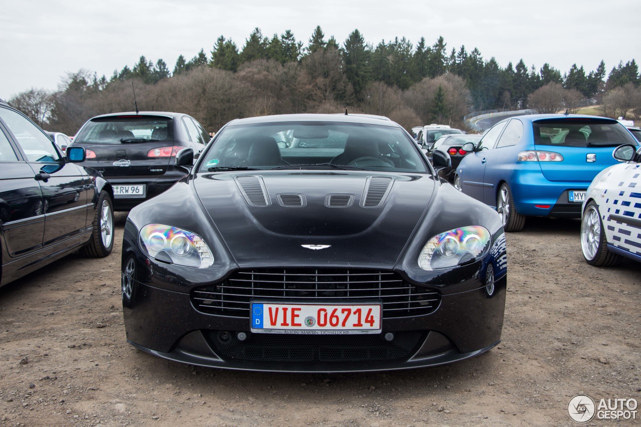Aston Martin V12 Vantage - 08 April 2018 - Autogespot