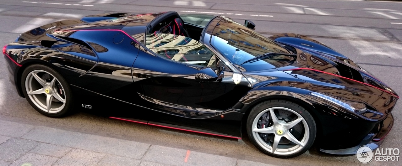 Ferrari LaFerrari Aperta - 08 April 2018 - Autogespot