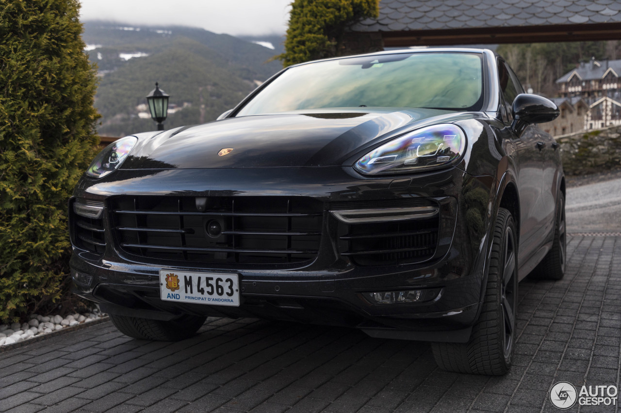 Porsche 958 Cayenne Turbo S MkII - 14 April 2018 - Autogespot