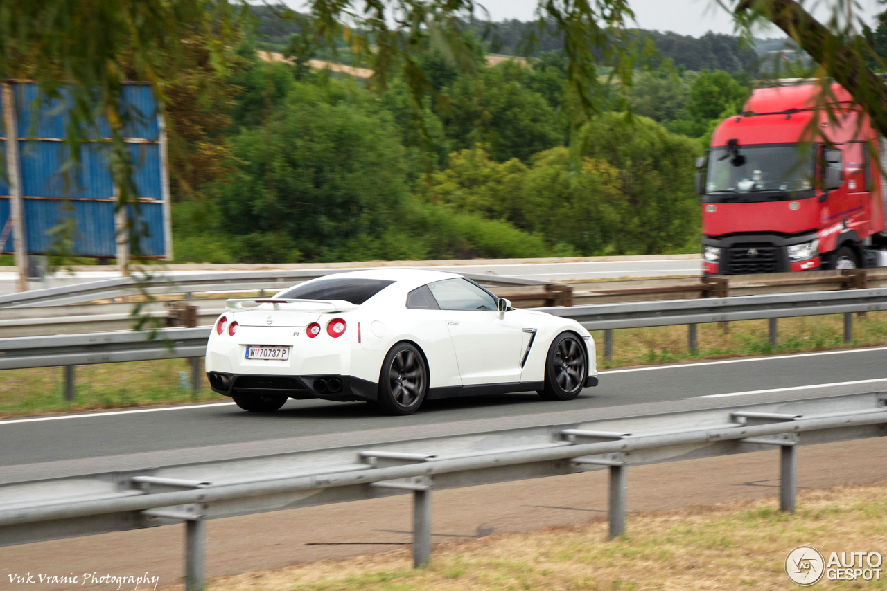 Nissan GT-R - 27 April 2018 - Autogespot