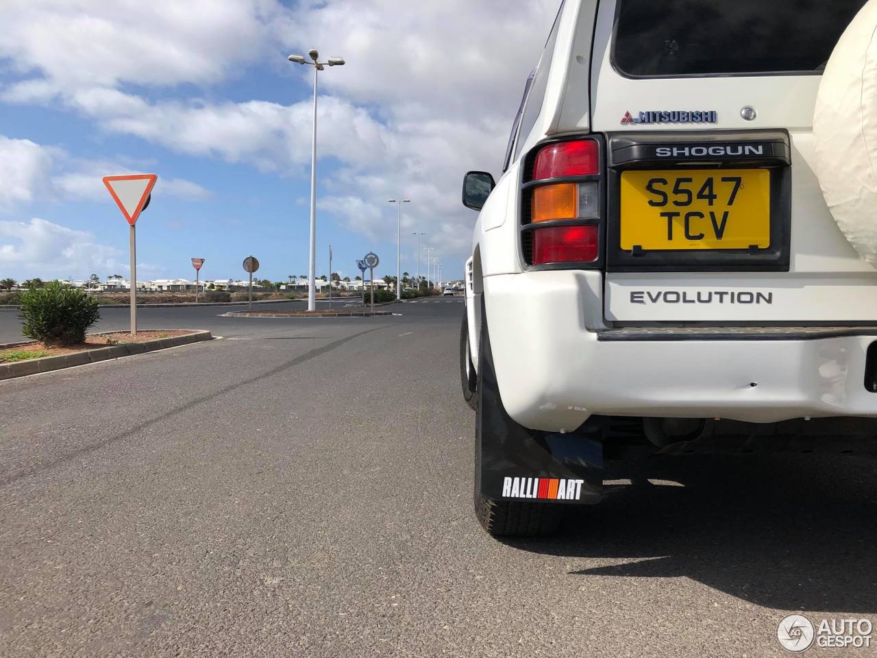 Mitsubishi Shogun Evolution - 21 June 2018 - Autogespot