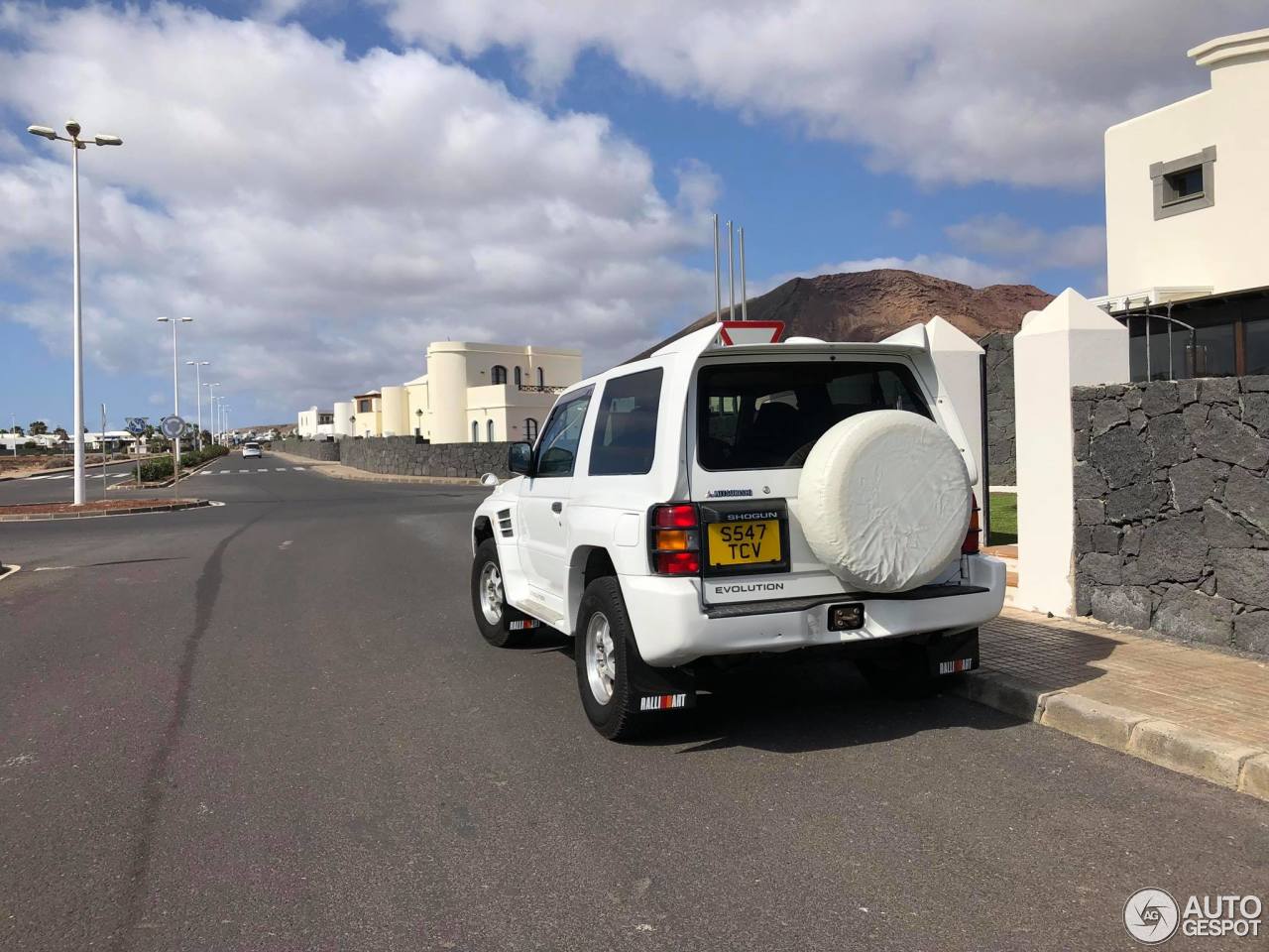 Mitsubishi Shogun Evolution - 21 June 2018 - Autogespot