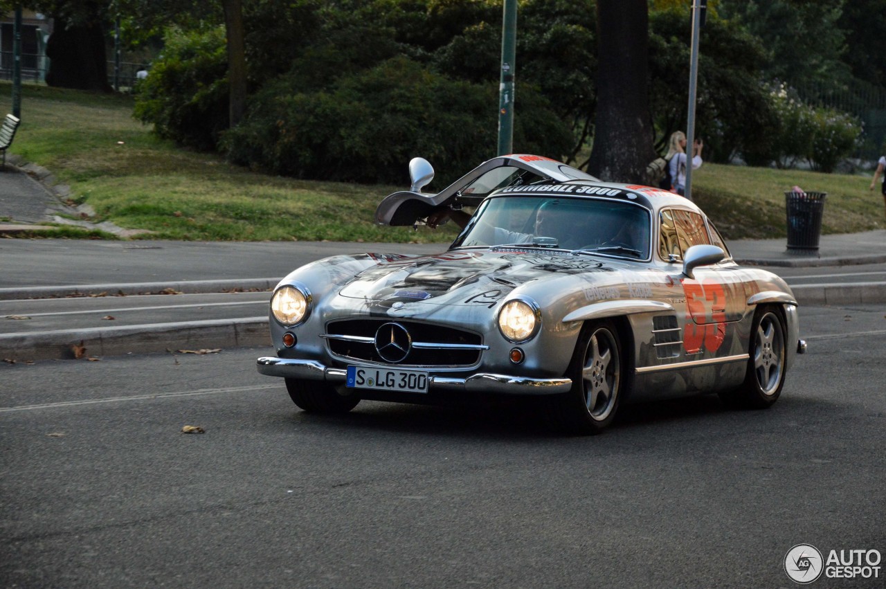 Mercedes-Benz 300 SL Gullwing V8 AMG - 30 October 2018 - Autogespot