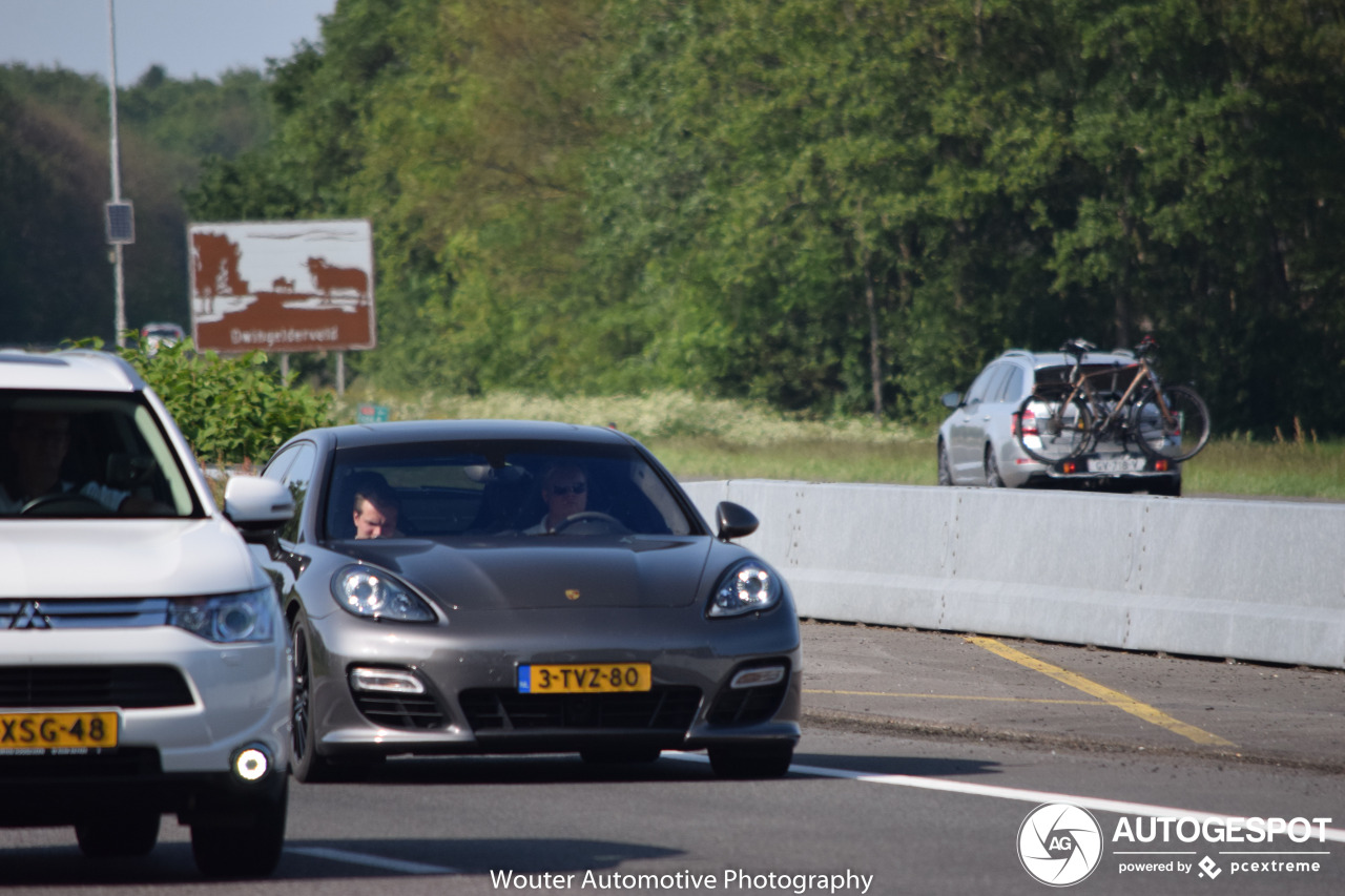 Porsche 970 Panamera GTS MkI - 22 December 2018 - Autogespot