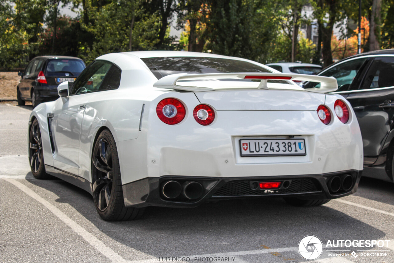 Nissan GT-R - 02 November 2019 - Autogespot