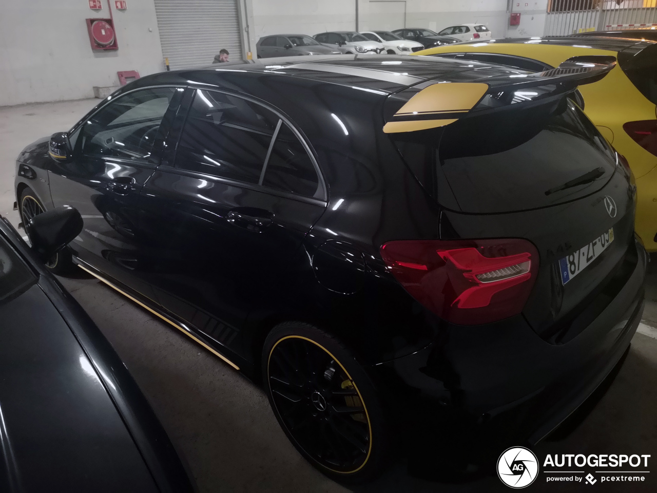 Mercedes-AMG A 45 W176 Yellow Night Edition - 25 November 2019 - Autogespot