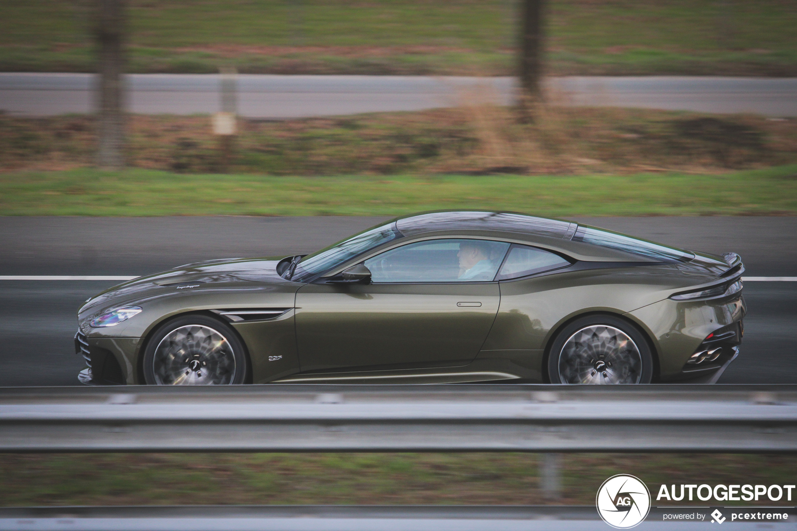 Aston Martin DBS Superleggera OHMSS Edition - 11 January 2020 - Autogespot