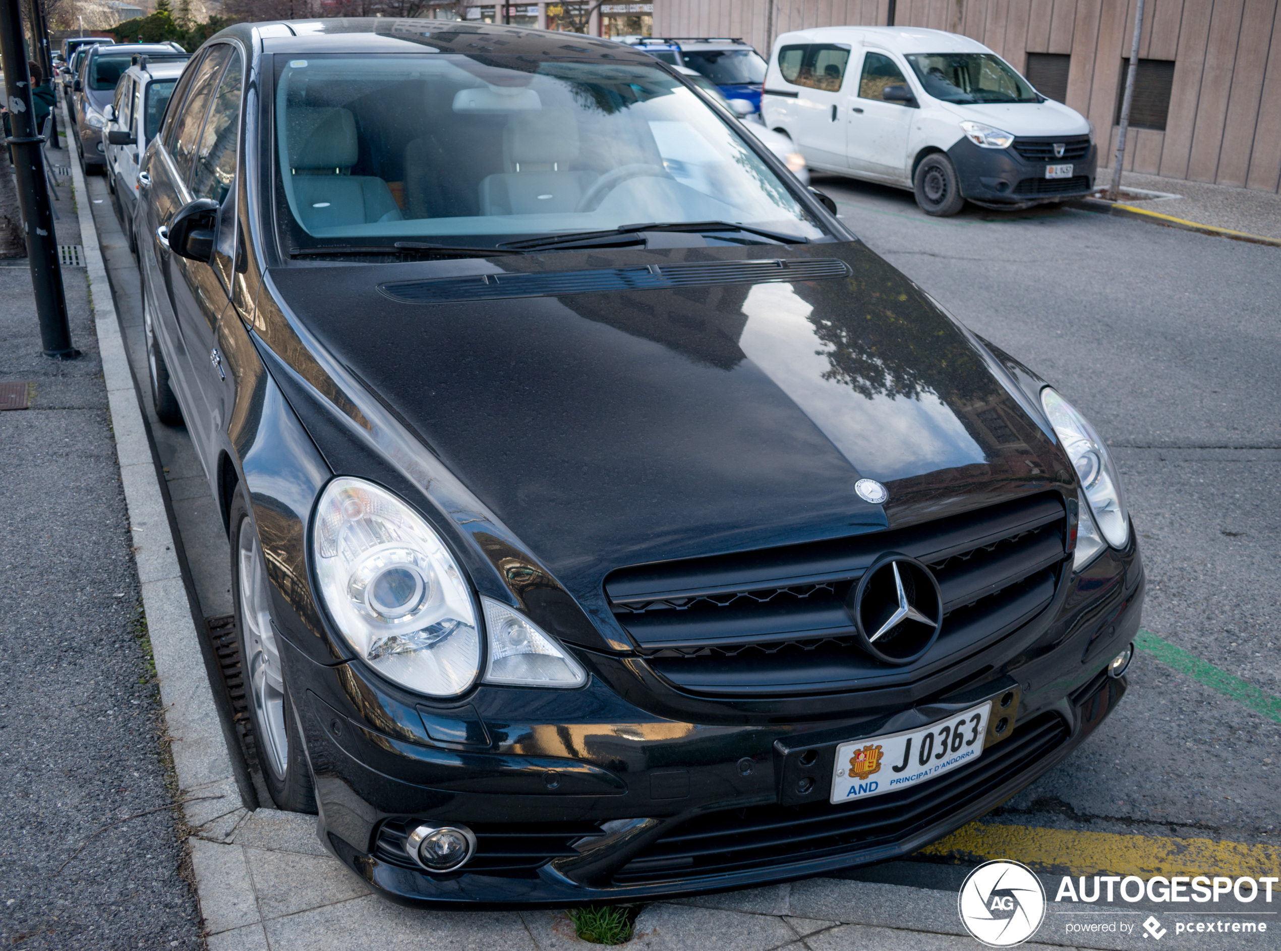 Mercedes-Benz R 63 AMG - 14 February 2020 - Autogespot