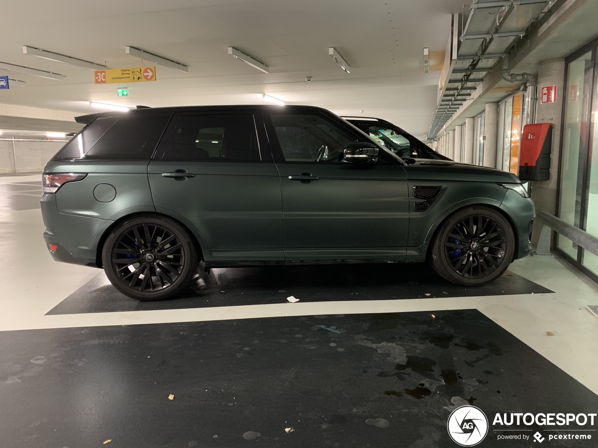 Land Rover Range Rover Sport SVR - 08 March 2020 - Autogespot