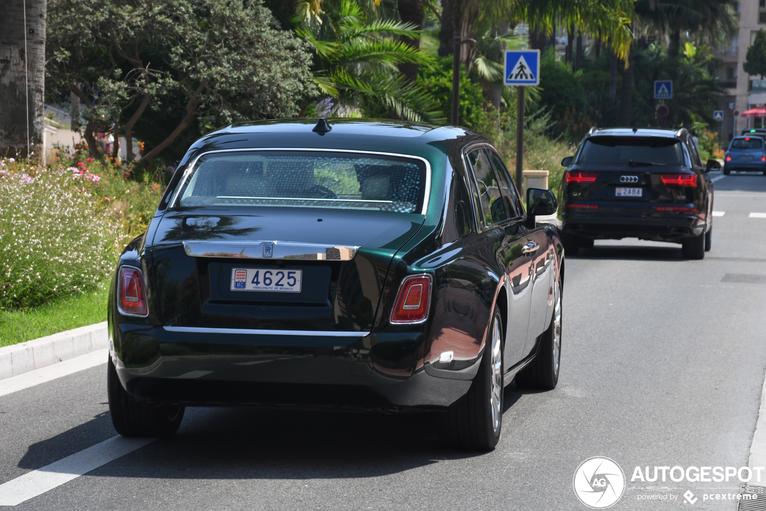 Rolls-Royce Phantom VIII EWB - 16 March 2020 - Autogespot