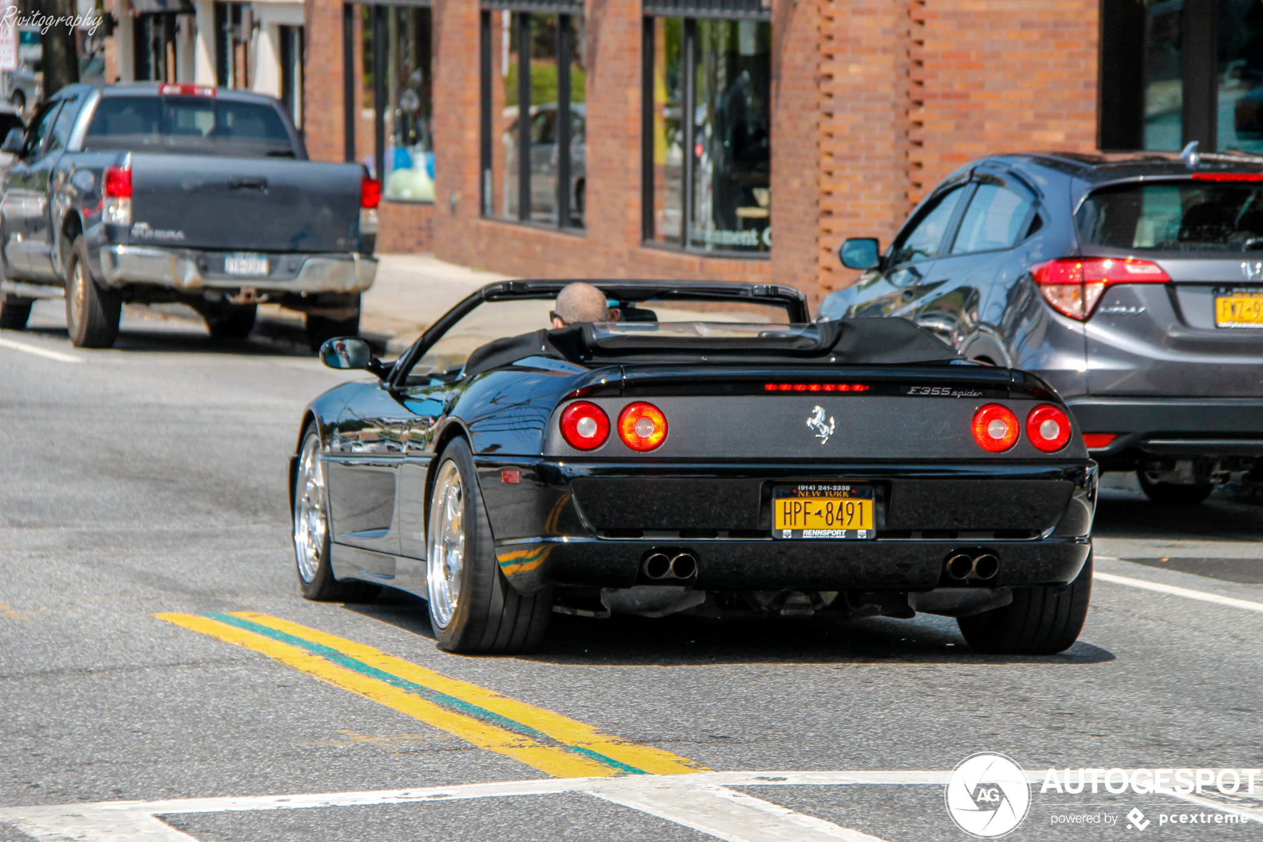 Ferrari F355 Spider - 30 March 2020 - Autogespot