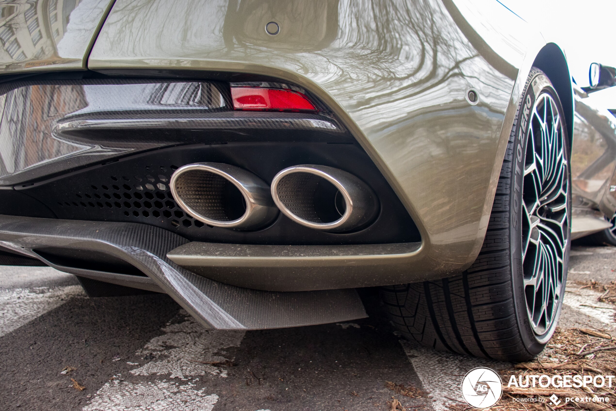 Aston Martin DBS Superleggera OHMSS Edition - 08 April 2020 - Autogespot