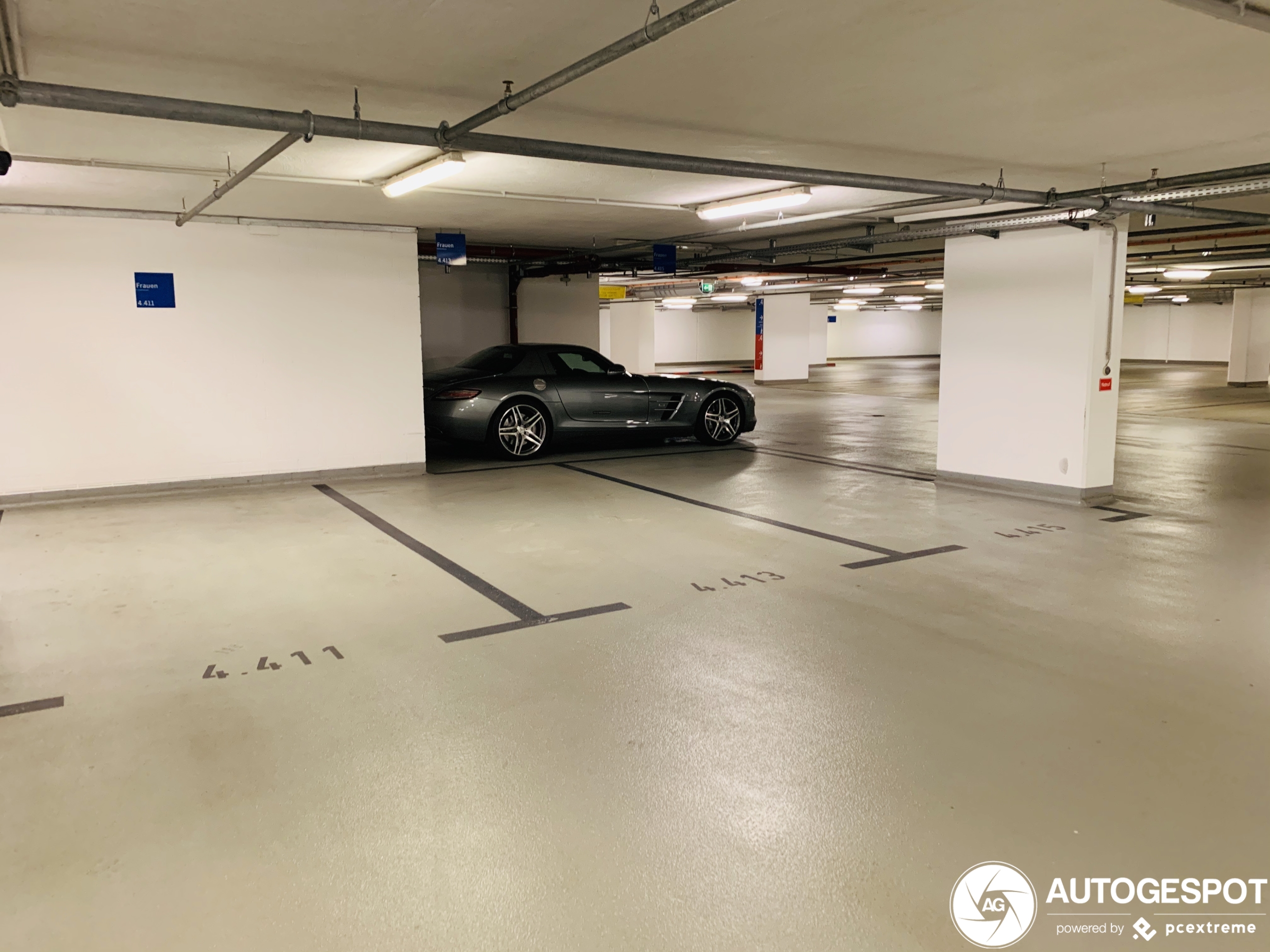 Mercedes-Benz SLS AMG - 17 May 2020 - Autogespot