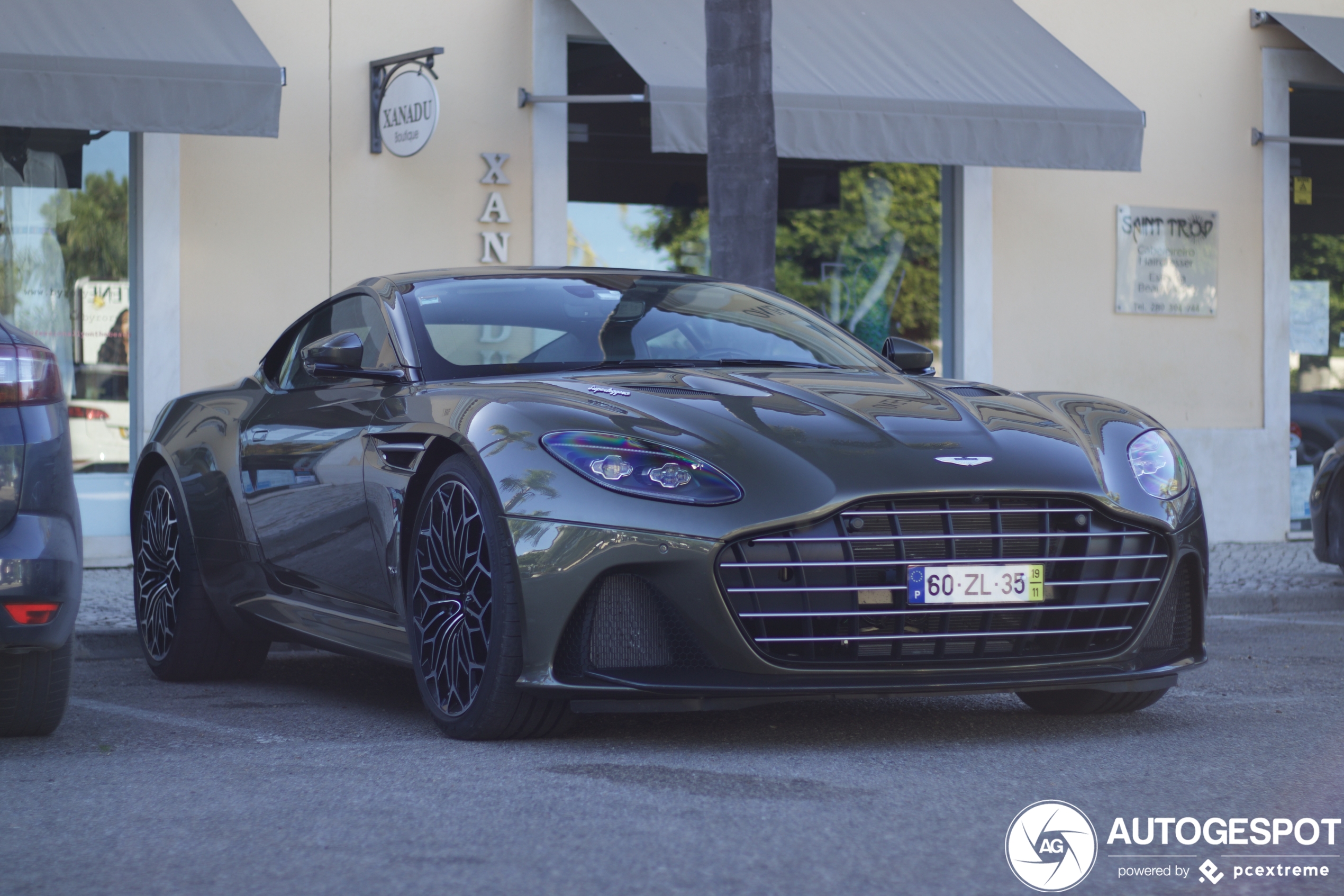 Aston Martin DBS Superleggera OHMSS Edition - 03 November 2020 - Autogespot