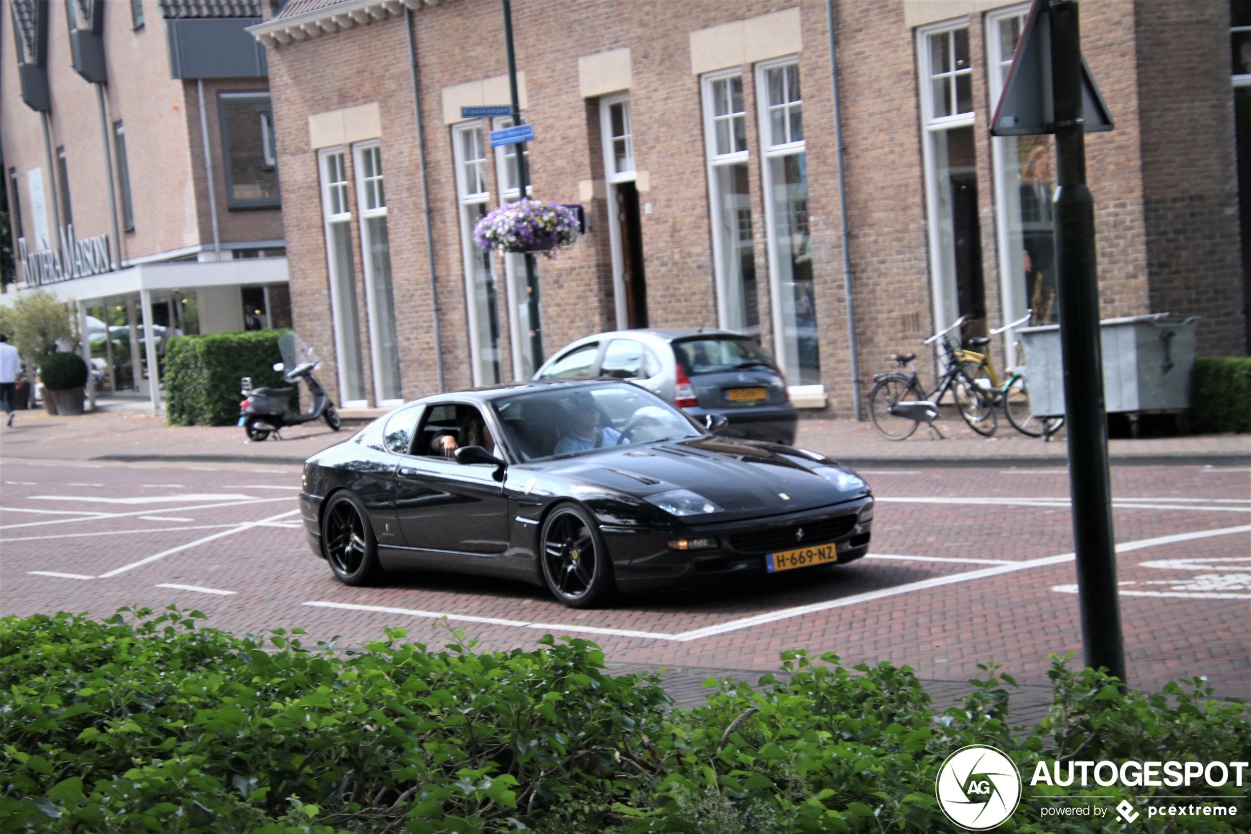 Ferrari 456 Y Autos