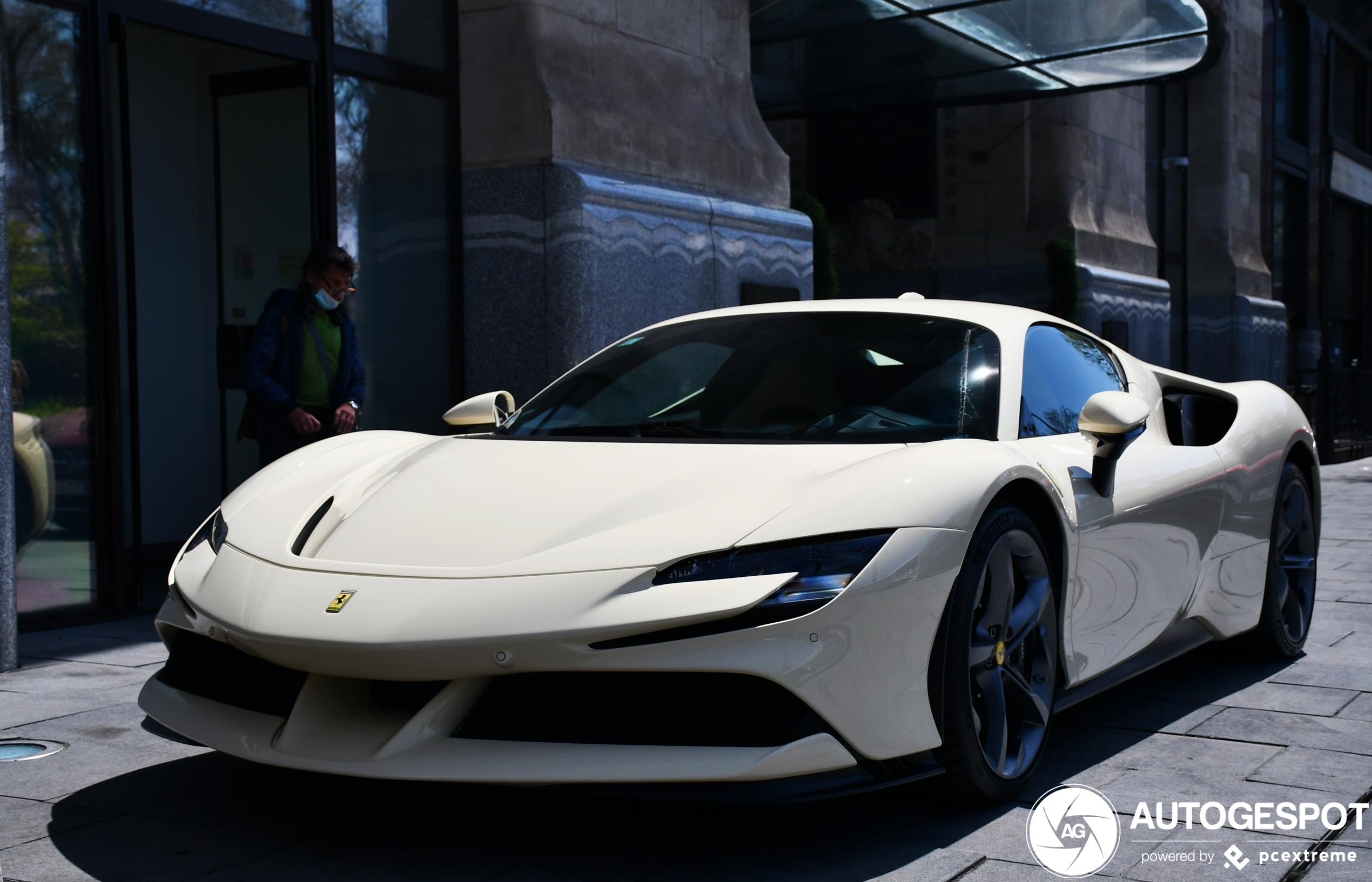 Ferrari SF90 Stradale - 24 April 2021 - Autogespot