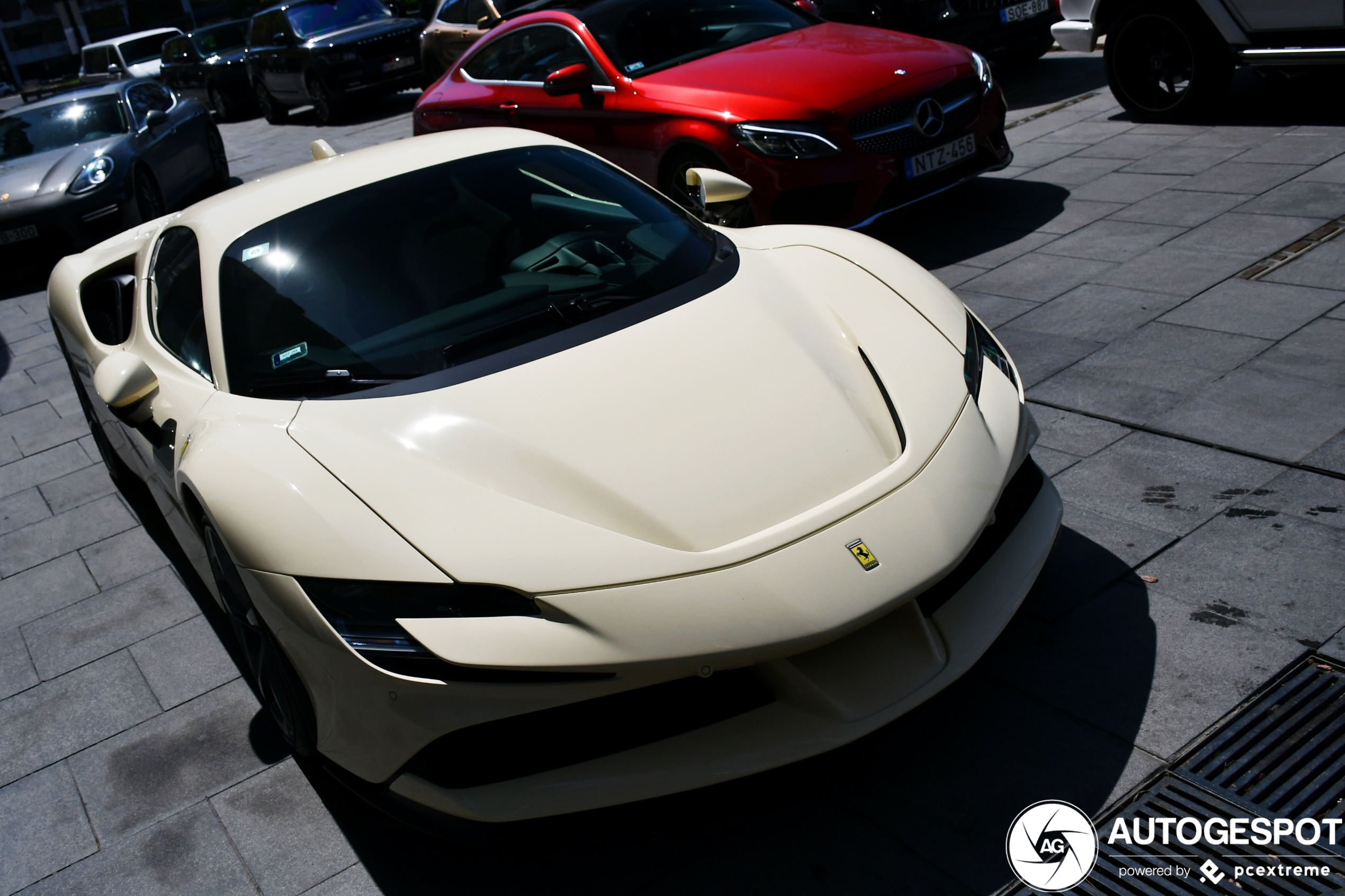 Ferrari SF90 Stradale - 24 April 2021 - Autogespot