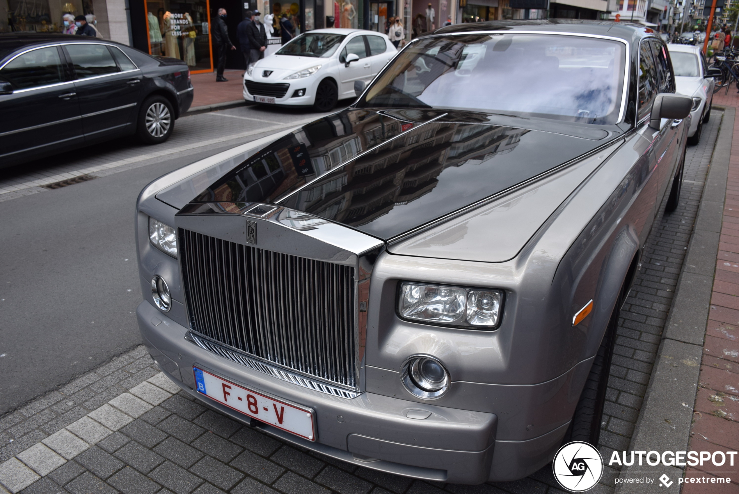 Rolls-Royce Phantom EWB - 24 May 2021 - Autogespot