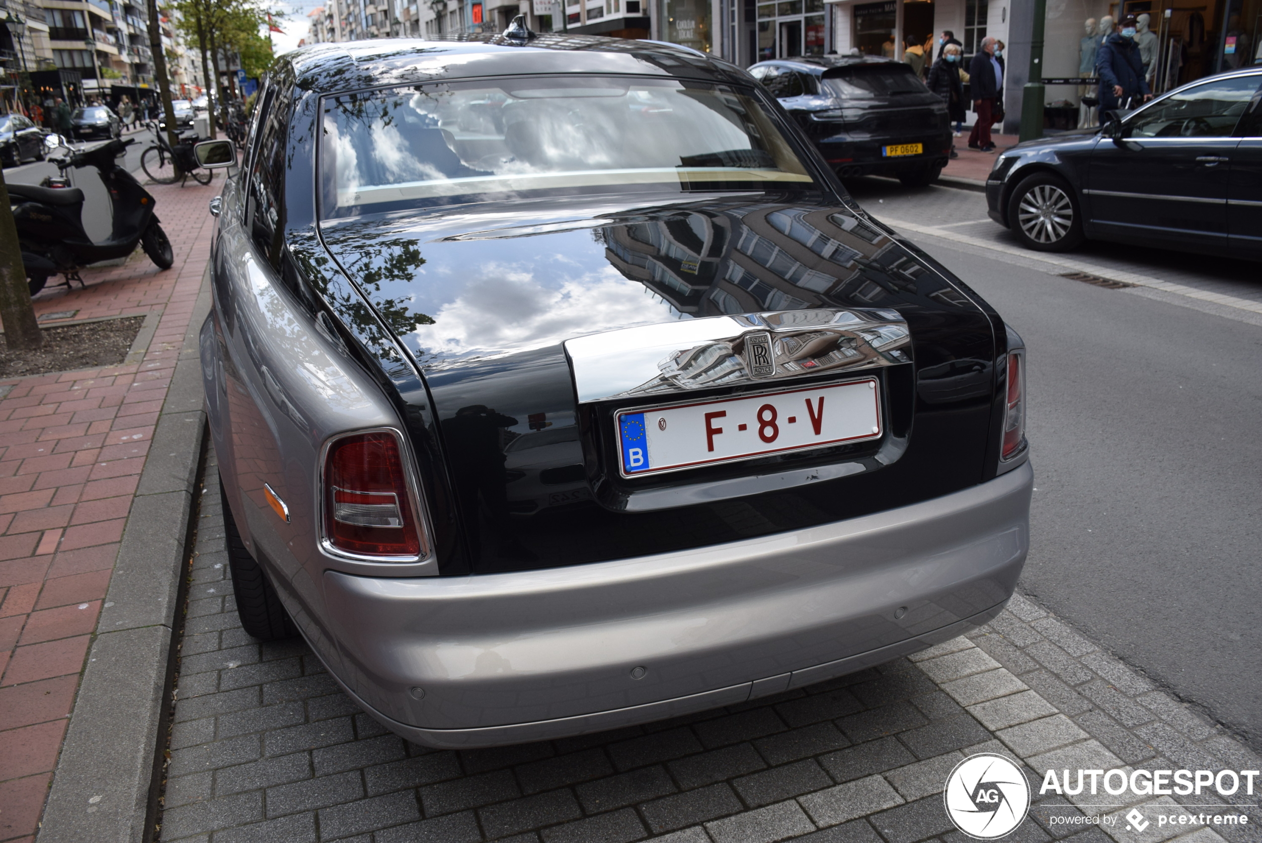 Rolls-Royce Phantom EWB - 24 May 2021 - Autogespot