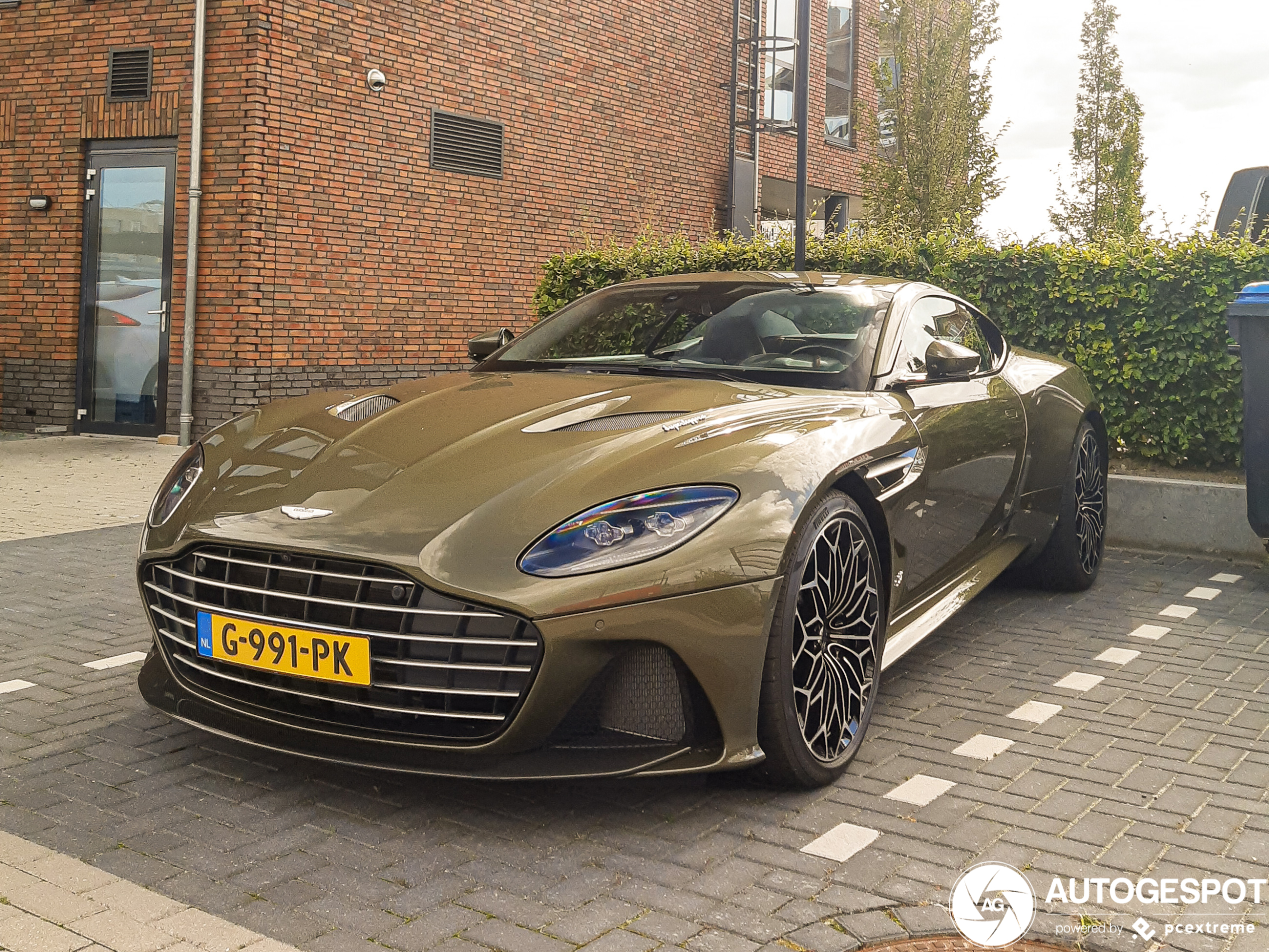 Aston Martin DBS Superleggera OHMSS Edition - 31 May 2021 - Autogespot