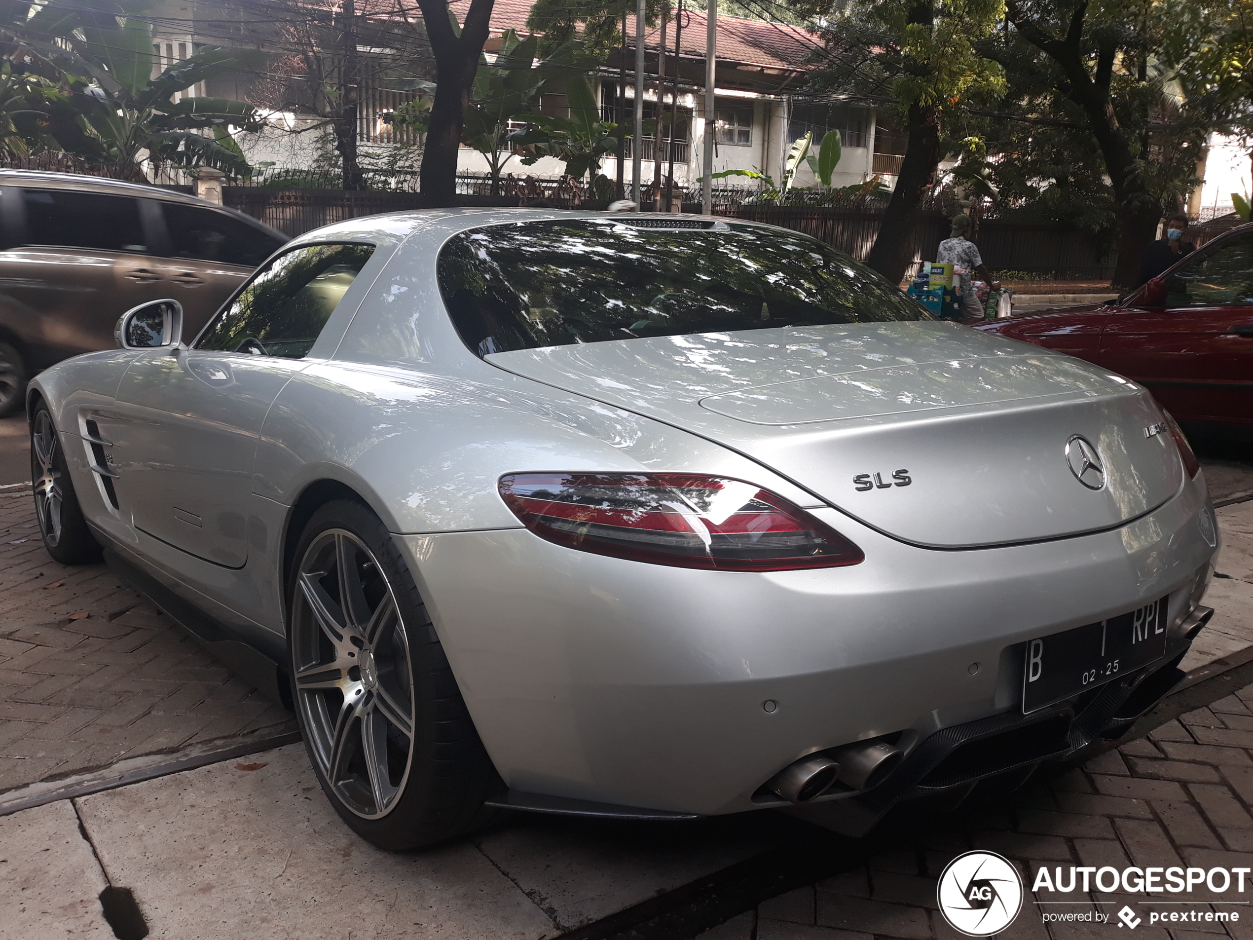 Mercedes-Benz Renntech SLS AMG - 31 May 2021 - Autogespot