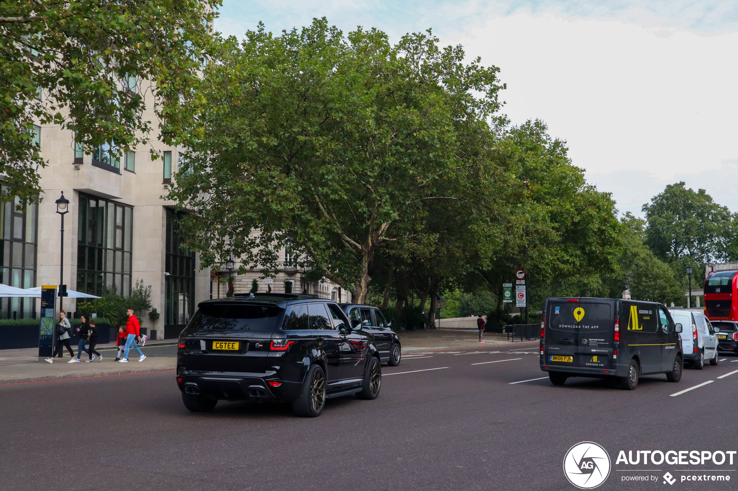 Land Rover Urban Range Rover Sport SVR 2018 Carbon Edition - 28 ...