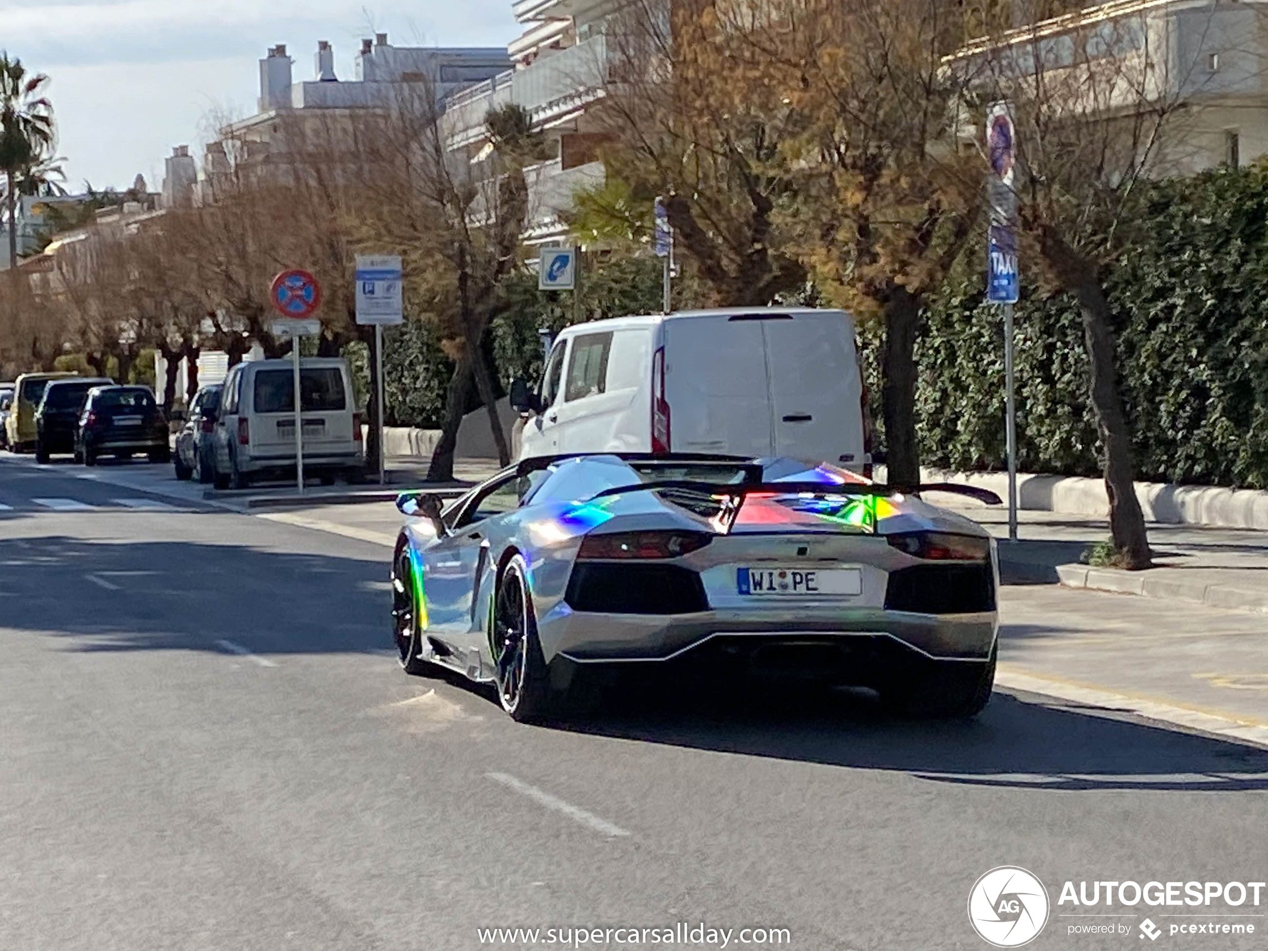 Lamborghini Aventador LP700-4 Roadster Nero Design - 13 March 2022 ...