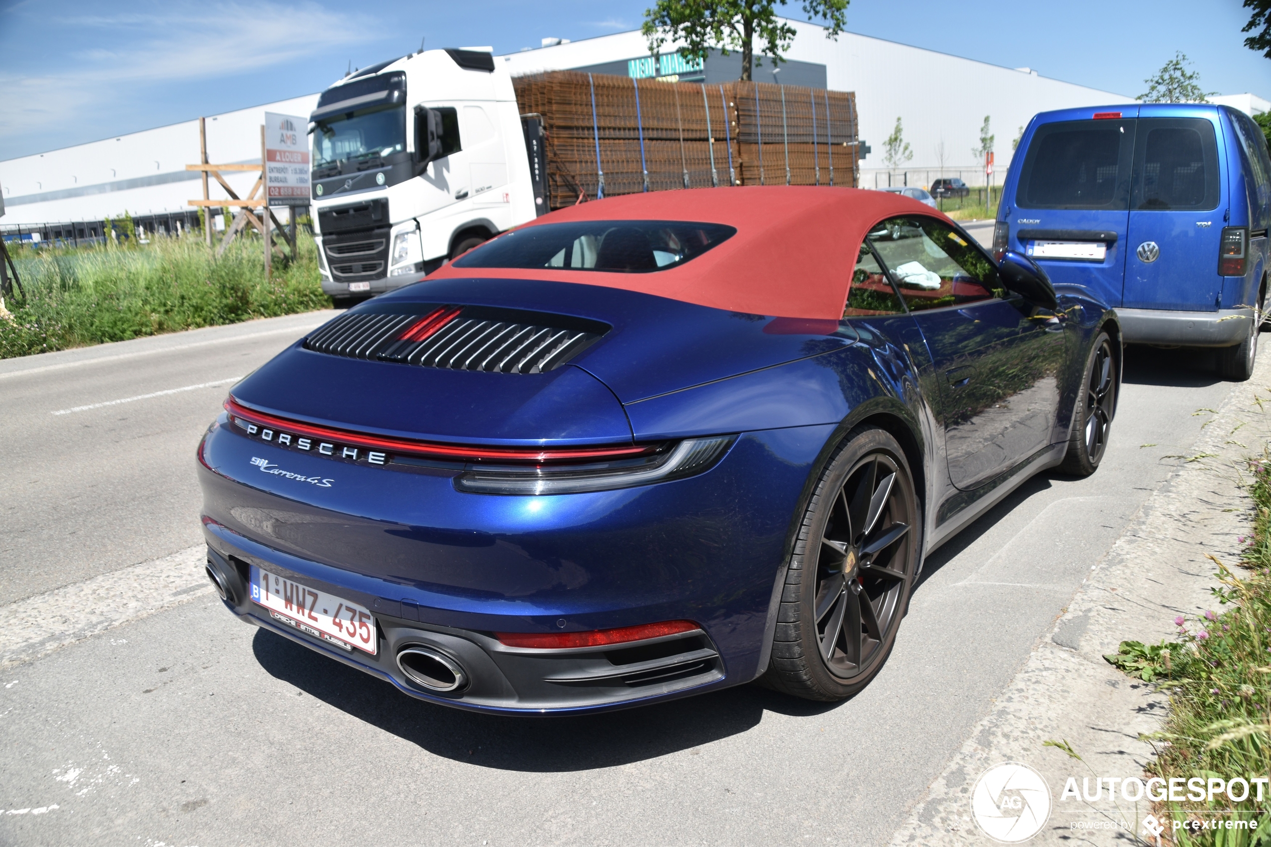 Porsche 992 Carrera 4S Cabriolet MkI - 15 May 2022 - Autogespot