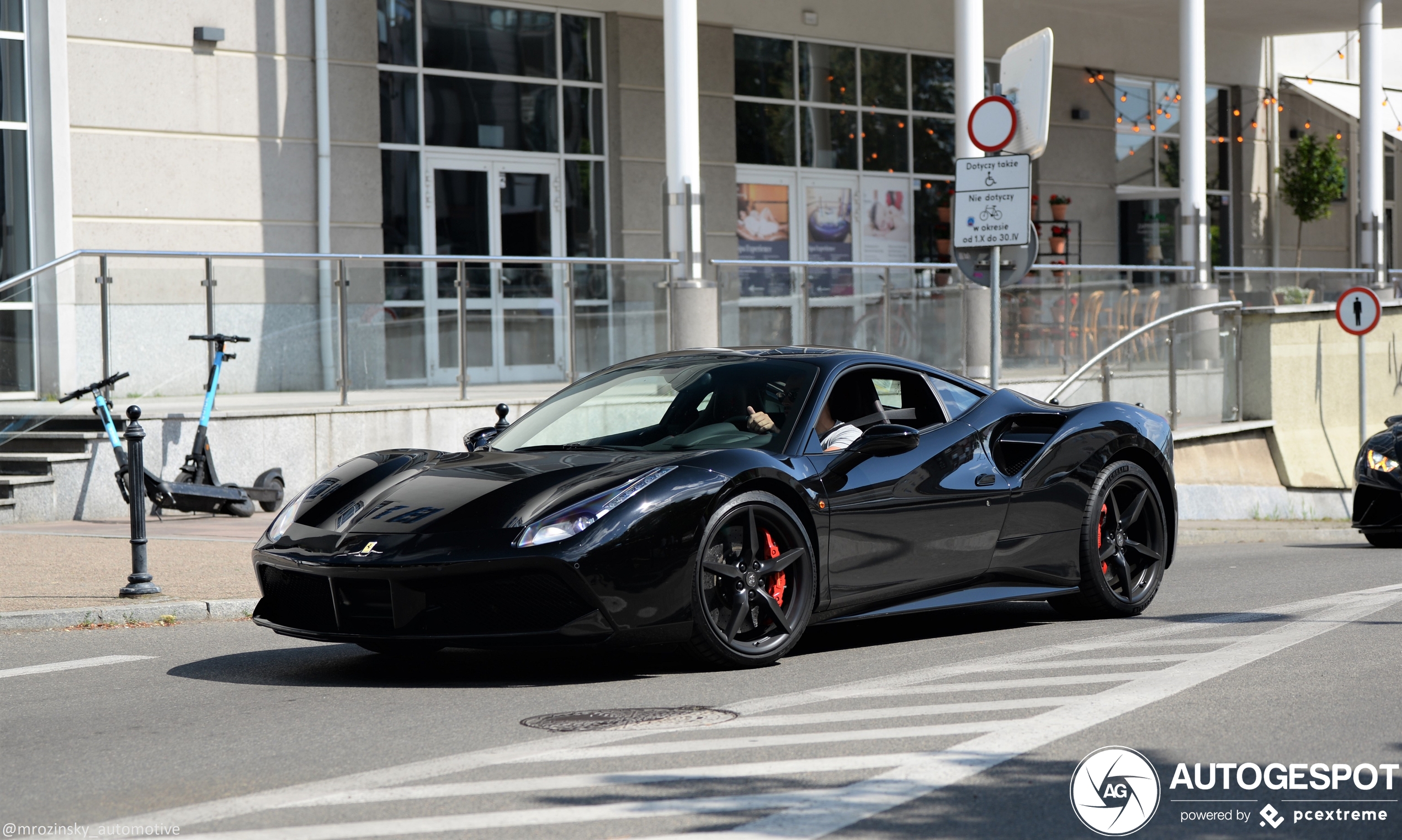 Ferrari 488 GTB - 07 July 2022 - Autogespot